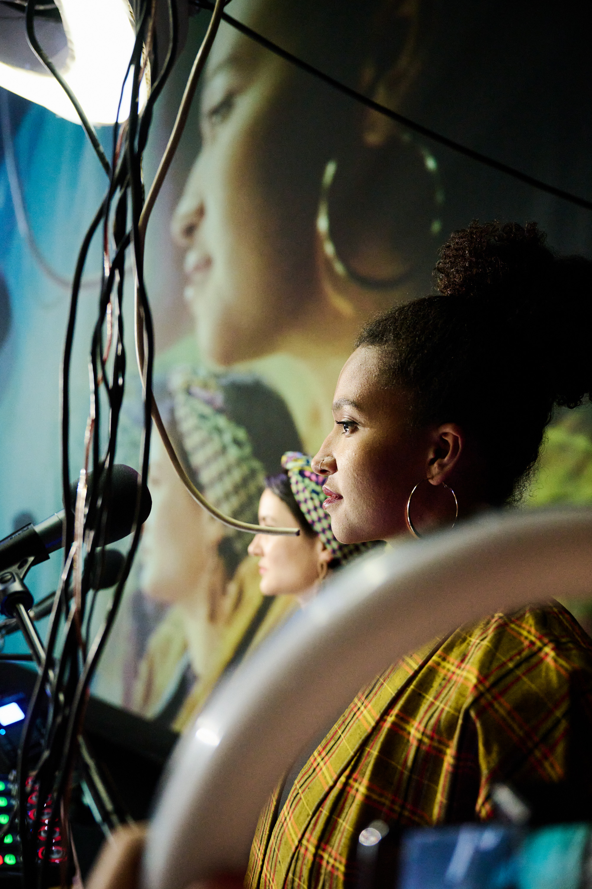 OLICÍA — Reality Warping by Jasmine Ellis